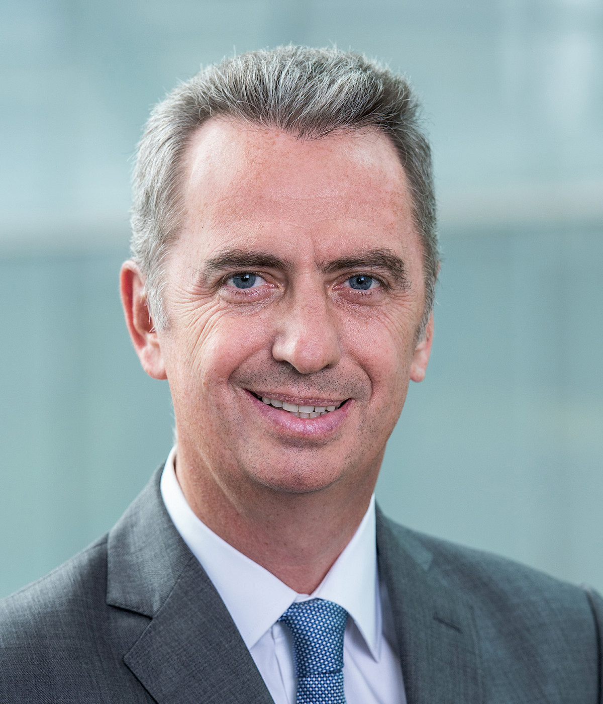 Ex-DWS-Chef wird CEO von HSBC GAM | People | Aktuell | investrends.ch