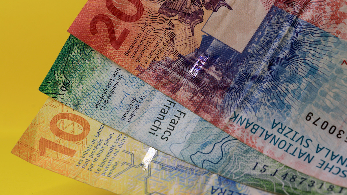 Inflation sinkt über Erwarten und gibt SNB Spielraum | News | Aktuell ...