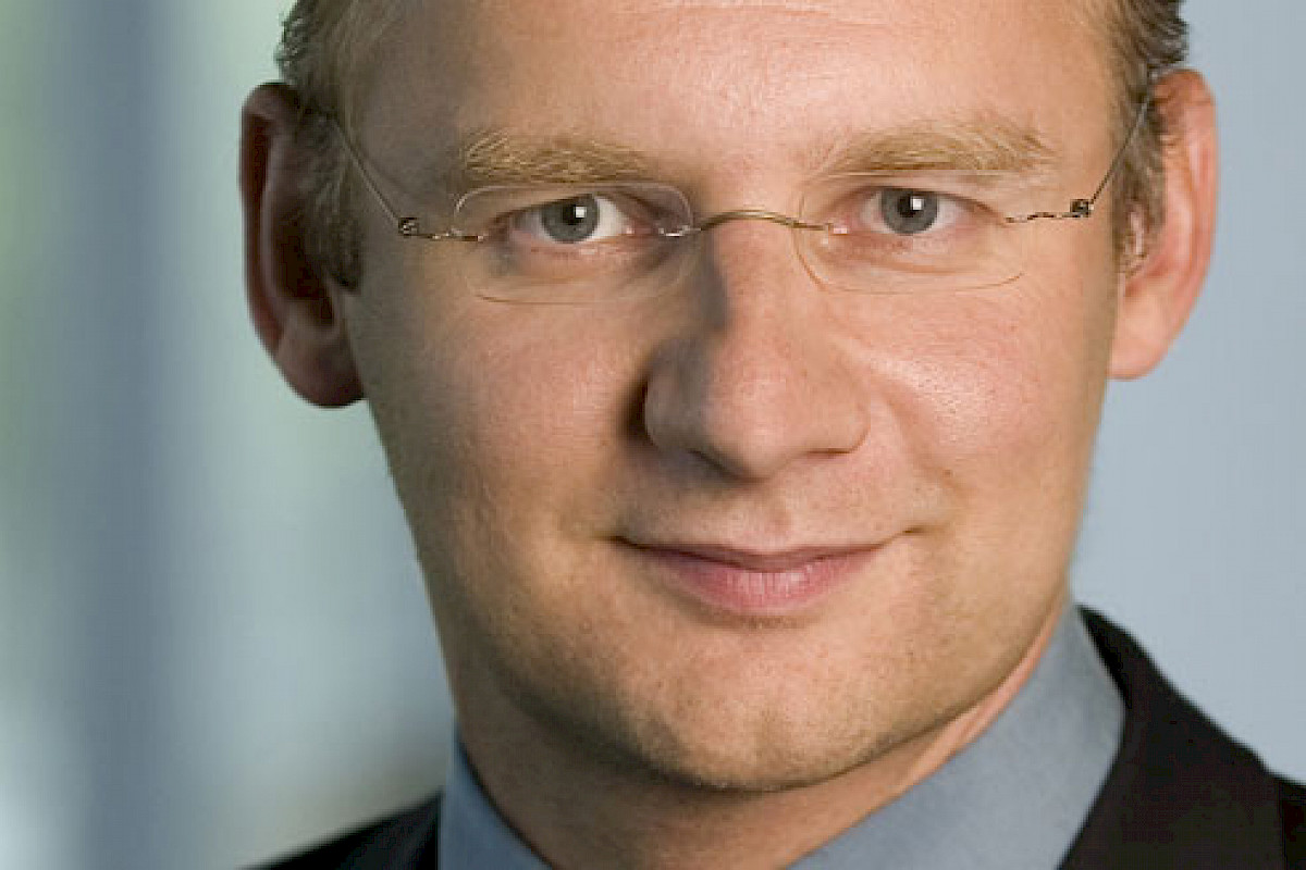 Sauren: 20 Jahre Fondsgeschichte | News | Aktuell | investrends.ch